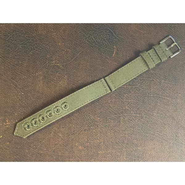 メーカー：M.R.M.W. モントルロロイ ミリタリーウォッチ　製品名：16-01GF2　JANコード：4570027530980　バンド：16mm幅 グリーン布製ツーピースストラップ(Buships・TYPE A用）　説明：TYPE-Aシ...