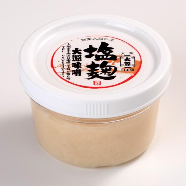 塩麹は、米こうじに塩と水を加え発酵させた万能調味料で麹のアミノ酸が食材の旨みや美味しさを引き出します。野菜やお肉にお魚に、塗っても漬けても焼いても美味しいと評判です。商品内容:塩麹200g原材料:米こうじ、食塩/酒精配達方法:常温便賞味期限...