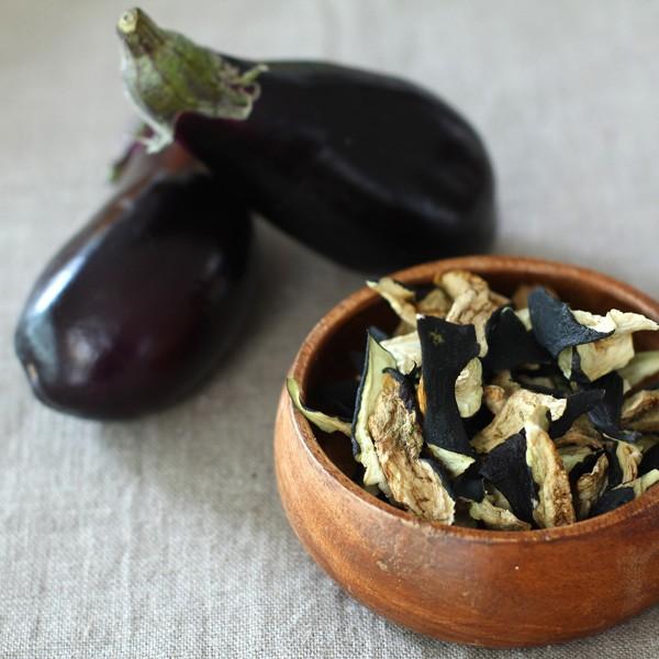 乾燥しているので味しみがよく、短時間で調理できます。また、生の時に比べて、色移りや退色しにくいのも特徴。どんな料理にも使いやすい、乱切りにカット。味噌汁の隠し味の具材はこれ。煮びたしや、ごまあえ、ドライカレーの具にも。4.5本分（約360ｇ...