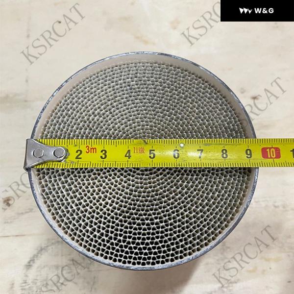 汎用 EURO3 5 200 400CPSI メタル 95X80MM フローハニカム触媒コンバーター メタル触媒 カスタムパーツ アクセサリー 交換用部品Hign-concerned Chemical:NoneMaterial:metalO...