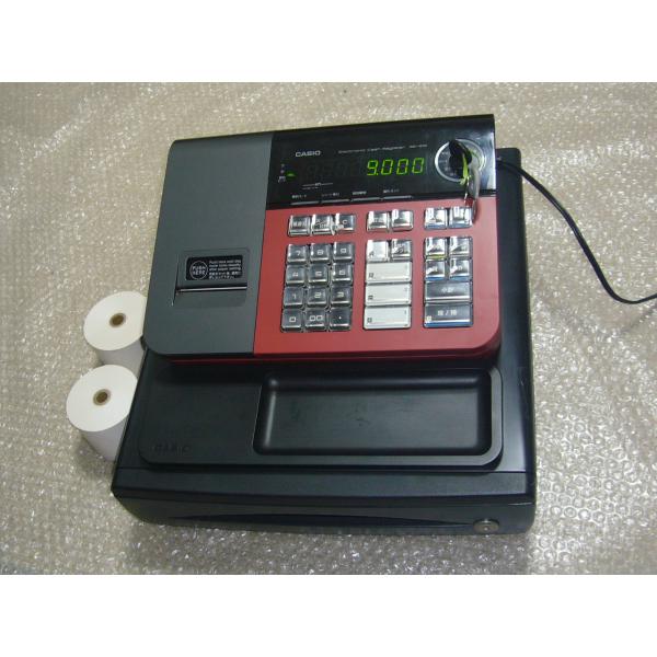 北海道、沖縄発送不可動作確認済みです。本体、PMGキー、OPキー、ドロアーキー、ロール紙2個、設定保存用乾電池入りです。ジャーナル巻き取りホルダー欠品です。商品詳細http://arch.casio.jp/ecr/products/basi...