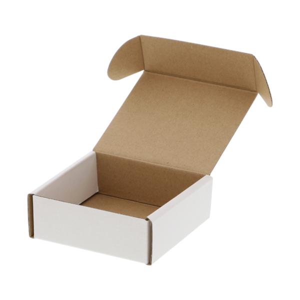 ※メーカー確認後の出荷となります！確認後欠品・廃番等の問題が発生しましたらご連絡いたします！ご了承願います　◆特長●表面が白い段ボール材質の無地箱です。◆用途◆仕様●色：白無地◆仕様２●組立式（フタ・身一体式）◆材質／仕上◆セット内容／付属...