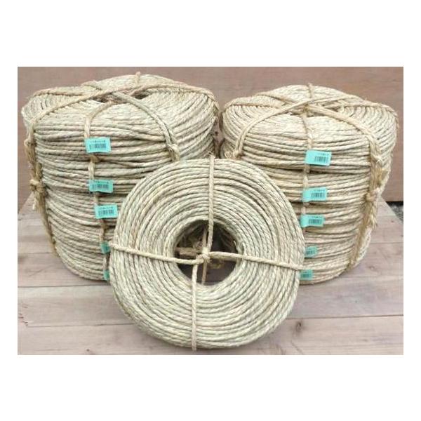 1本1本、【元祖】職人により作られる最高級品！強度を増すために、わらの中に麻縄を混ぜ縄が切れにくくなっています。 ■サイズ：1玉巻（約3.4kg約30m前後）（天然稲わらを使用している為、縄の長さ、太さ、色、強度などは稲の生育状況・環境・稲...