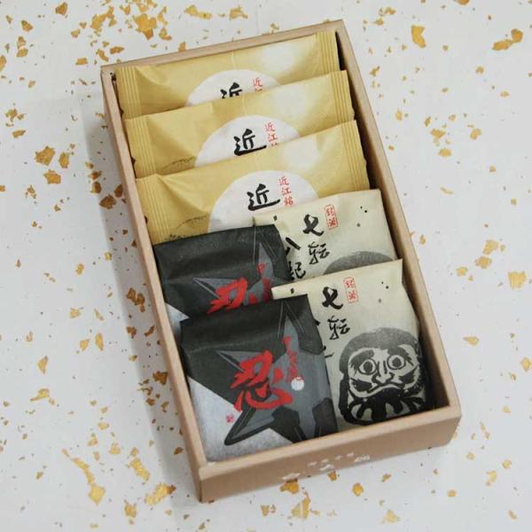 内容： 近江商人3個/甲賀流忍2個/七転八起2個―様々なギフトシーンにご利用頂けますー《季節の贈り物に》お年賀 ご挨拶 お正月 迎春 桃の節句 ひな祭り バレンタインデー ホワイトデー  端午の節句 子どもの日 母の日 父の日 敬老の日 お...