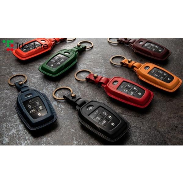 車種 : ハイエース型式 : 200系年式 : 2013/11-備考 : 両側電動スライドドア車※両側手動スライドドア車適合不可(1SC6T0212が適合)■ 画期的なスマートキーケーススマートキーケースって装着するとサイズアップしてしまっ...