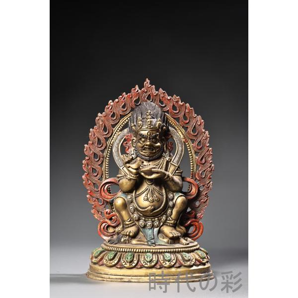 ご覧頂きましてありがとうございます。◆商品のサイズは（約）：高さ：16cm　幅：11cm重さ：550g素人採寸につき、多少の誤差はご了承願います。◆商品について本品は純銅製の大黒天佛像で、彩描金の装飾と精緻な造像が特徴です。鑑賞や収蔵、装飾...