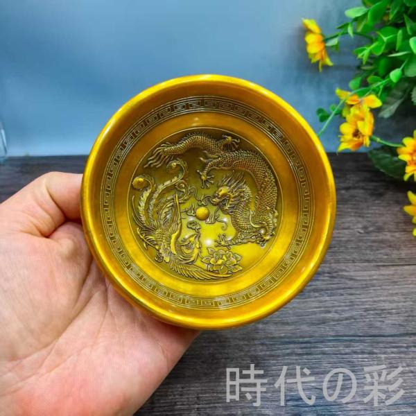 古銅色龍鳳碗 龍鳳紋 銅器 中国古美術 茶道具 工芸品 骨董風 コレクション 飾皿R08041601ご覧頂きましてありがとうございます。商品のサイズは（約）：※実寸は素人採寸のため多少の誤差が生じる場合がございます。予めご了承ください。商品...