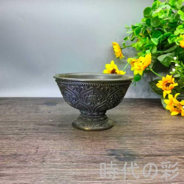八宝碗 八吉祥文様 銅製 中国古美術 仏教美術 工芸品 茶道具 コレクションR08041603ご覧頂きましてありがとうございます。商品のサイズは（約）：※実寸は素人採寸のため多少の誤差が生じる場合がございます。予めご了承ください。商品詳細説...