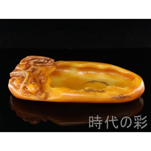 【瑞獣彫刻筆洗】中国古美術 寿山石 田黄 石彫 瑞獣紋 細密彫 筆洗 文房具 書道具 鑑賞用 コレクション R08051516ご覧頂きましてありがとうございます。商品のサイズは（約）：20×11×4cm重さ:678g※実寸は素人採寸のため多...
