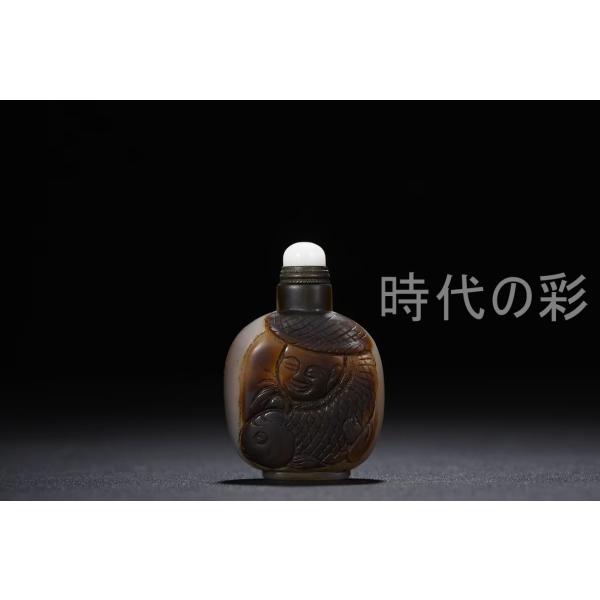 【瑪瑙?色巧彫 鼻煙壺】中国古美術 瑪瑙彫刻 鼻煙壺 巧色彫 唐物 古玩 工芸品 R08082007ご覧頂きましてありがとうございます。商品のサイズは（約）：高ささ55×幅37×厚さ15mm重さ：30g※実寸は素人採寸のため多少の誤差が生じ...