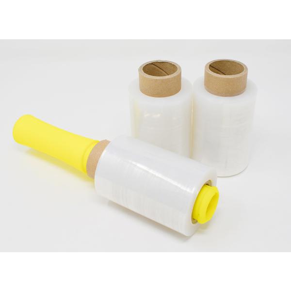 【製造メーカー】株式会社ダナウェイ【商品名】《クルっと簡単 ラクラク梱包》梱包用 ハンディラップ  ホルダー付【商品構成】ラップ3巻　+　ホルダー1個  【素材】ＬＬＤＰＥ(低密度ポリエチレン）　【規格 】長さ１５０メートル　幅１００ミリ【...