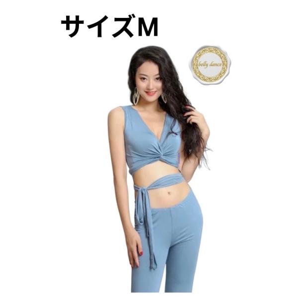 サイズMベリーダンス用ジャンプスーツ（モーダル素材）。セクシーなVネックとラップベルト付きで、ウエストの調整が可能。軽量で伸縮性があり、踊りやすく快適。オープンウエストとトップの2ピースストラップで様々なアレンジが可能。汗吸収性・通気性に優...