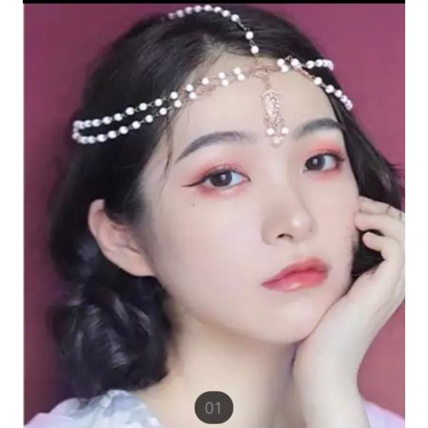 ベリーダンスやコスプレ、リゾートスタイルに映える、ビジューヘッドチェーンタイプのヘアアクセサリーです。額に沿う繊細なチェーンデザインが顔まわりを華やかに演出し、動くたびに上品な存在感を放ちます。本商品はファッションアクセサリー（ビジュージュ...
