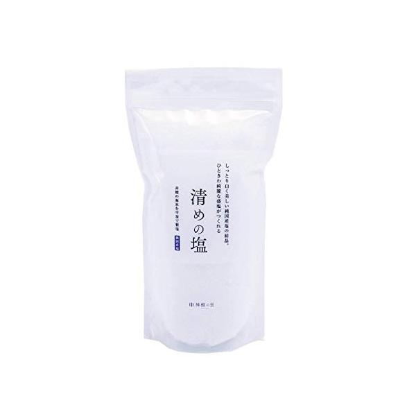 外寸:21.3(高)-11.3(巾)-5.5(奥)cm海水を平釜で精製した天然のお塩です。食塩は塩化ナトリウムという科学的に精製されたものが多く、塩の粒子が均一で四角く乾いているため盛り塩には向きません。この「清めの塩」はミネラル豊★★商品...