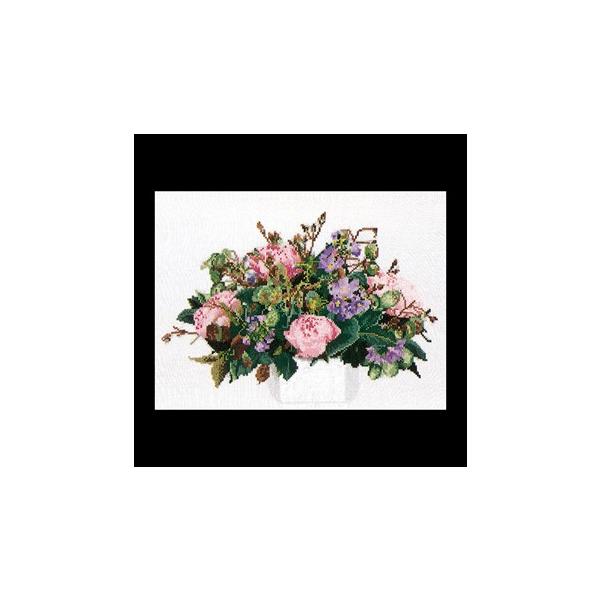 ■キット内容（生地・DMC刺繍糸・針・図案・簡単な日本語説明書付き）■生地：リネン(麻地）　(6目/cm)■サイズ：約30×40★ステッチは1本取り ★中〜上級者向け ★オランダ製★写真は作品例です。 フレームは含まれません。★海外からの輸...