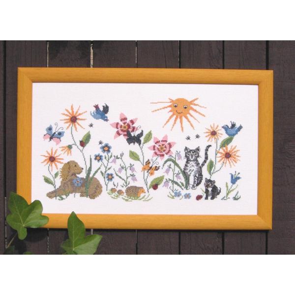 デンマークの刺繍メーカー「OOE」のクロスステッチ刺しゅうキットです。■ OOE社デンマーク製クロスステッチキット■ サイズ・・30×52cm（作品サイズは周囲の余白部分を含みます。）■ 生地・・ アイーダ(綿)：1cmあたり約5.4目(1...