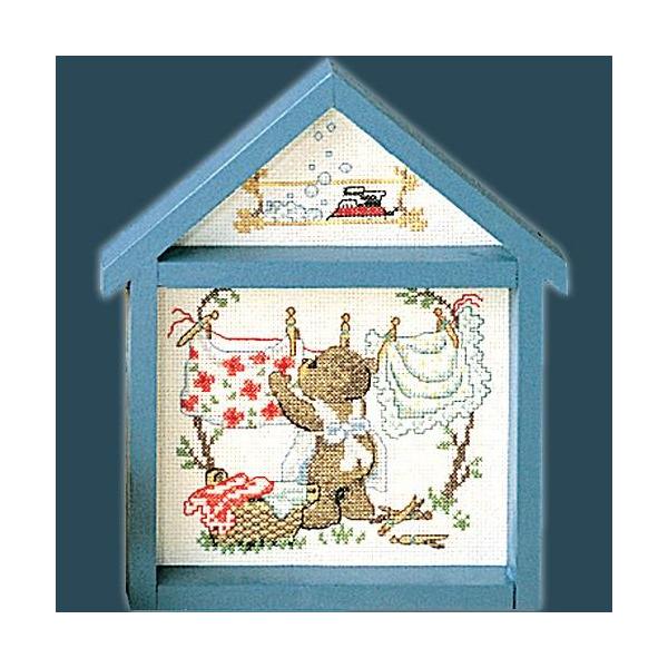 デンマークの刺繍メーカー「OOE」のクロスステッチ刺しゅうキットです。■ OOE社デンマーク製クロスステッチキット■ サイズ・・15×20cm（作品サイズは周囲の余白部分を含みます。）■ 生地・・ アイーダ(綿)：1cmあたり約6.6目(1...