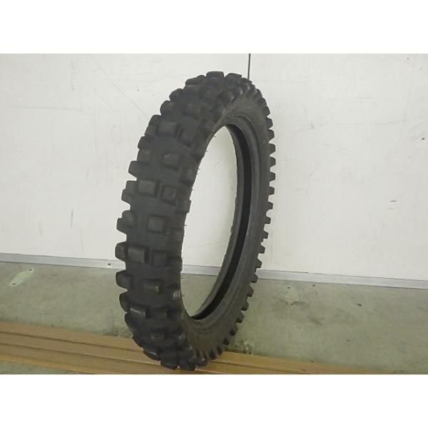 [管理番号] B1366[メーカー] IRC[品名] VOLCANDURO VE-33 (チュ−ブタイプ)[サイズ] 110/100-18 64M (公道走行不可)[製造年] 2019年製 (タイ製)[残溝] ※残溝は画像にてご判断ください...