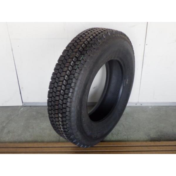 [商品情報][管理番号] L16728[メーカー] BANDAG[品名] 152 C-ZERO[サイズ] 195/75R15 109/107L[製造年] 再生タイヤ[残溝] 未走行[本数] 1本未走行再生スタッドレスタイヤ1本のみ！※スマー...