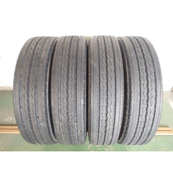 [商品情報][管理番号] L18476[メーカー] 再生[品名] -[サイズ] 225/90R17.5 127/125L[製造年] 再生タイヤ[残溝] センター付近：約9.0-9.4mm[本数] 4本トレッド面傷・ビード傷有りですが、ホイー...