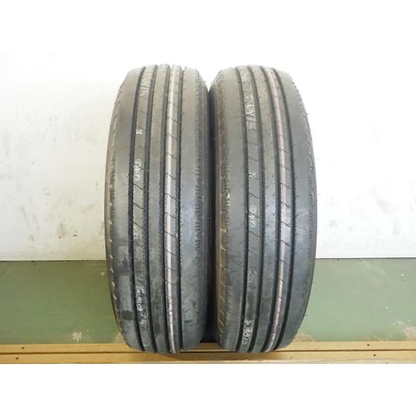 [商品情報][管理番号] L19830[メーカー] ヨコハマ(YOKOHAMA)[品名] PROFORCE RY01[サイズ] 205/70R17.5 115/113L[製造年] 2012年製 (日本製)[残溝] イボ付ひと転がし (9.9...