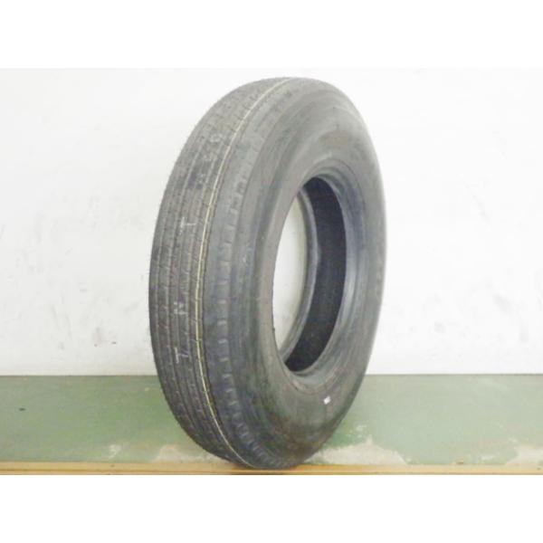[商品情報][管理番号] L20265[メーカー] ダンロップ(DUNLOP)[品名] SP110F[サイズ] 225/90R17.5 127/125L[製造年] 2017年製 (日本製)[残溝] イボ付ひと転がし (9.9分山程度)[本数...