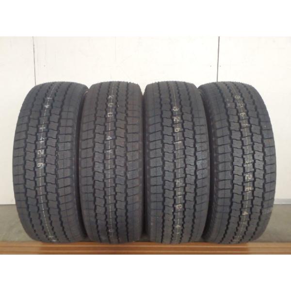 [商品情報][管理番号] NL0588-20[メーカー] グッドイヤー(GOODYEAR)[品名] ICE NAVI CARGO[サイズ] 215/65R15 110/108L[製造年] 2020年製[残溝] 未使用[本数] 4本未使用スタ...