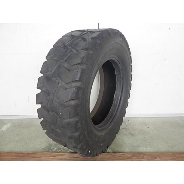 [商品情報][管理番号] X1748[メーカー] ヨコハマ(YOKOHAMA)[品名] SUPEＲLUG 520 Y-520 (チューブタイプ)[サイズ] 28×9-15 12PR[製造年] 不明[残溝] イボ付ひと転がし (9.9分山程度...