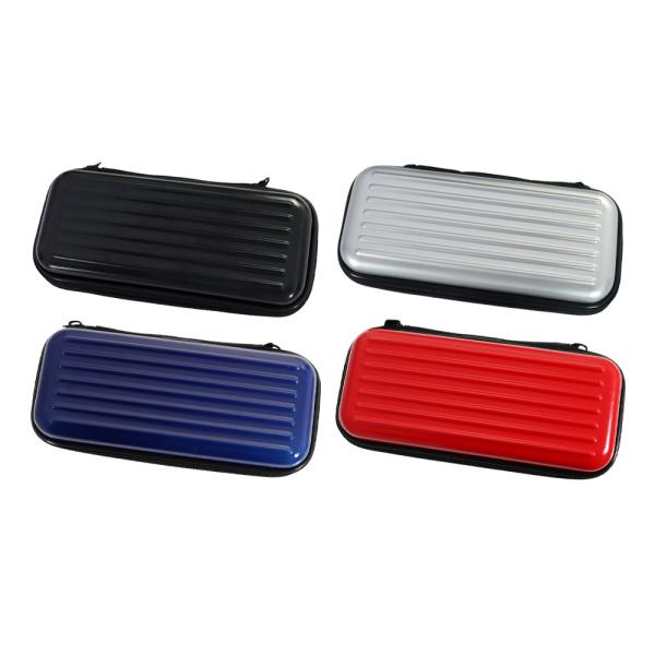 ■商品仕様スペックデータ素材：プラスチック(ABS樹脂＋ポリカーボネート)サイズ(約)：H7.0×W17.0cm×D4.5cm収納概要・ダーツ×1set(3個)・ジップポケット×1・カードポケット×2■商品説明(2025.3.15 新色追加...