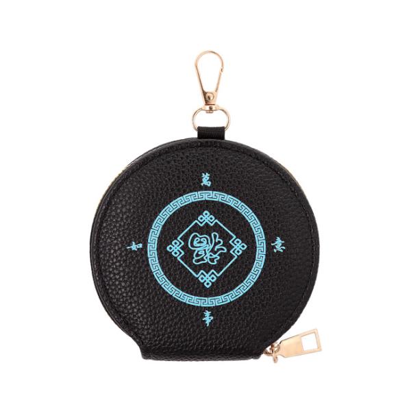 ■商品仕様スペックデータ素材：合成皮革サイズ(約)：直径10.0cm、厚さ2.5cm■商品説明小野寺由貴選手モデルのコインウォレット。中国の「倒福 (ダオフー)」をロゴに使った縁起の良いデザインです。ゲームプレイのための小銭やダーツのパーツ...