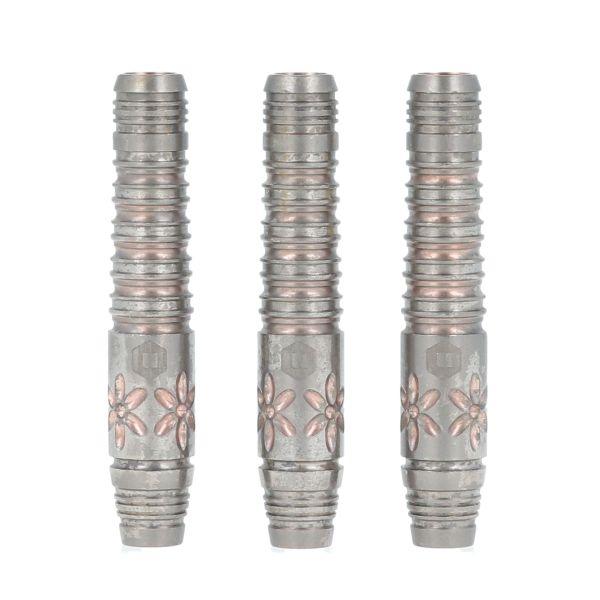 新品定価：17000円(税込)■商品仕様スペックデータ材質：90%タングステン単体重量：19.0g バレル全長：42.0mm最大径：7.8mmタイプ：2BA■商品状態・付属品商品状態：【2】付属品：あり(フライト×3・シャフト×3・チップ×...