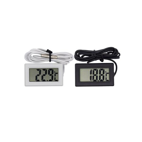 センサー部分と温度表示部分が離れたセパレートタイプの温度計。2個セットです。水温計　土壌温度計　温度計　です車内外温度、エアコン室内外温度、水槽の水温、観葉植物の土の温度の測定などに役立ちます冷蔵庫や冷凍庫、保冷庫の温度管理にも役立ちます。...