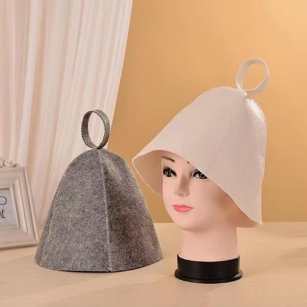 髪の毛や頭部を乾燥や熱気からしっかりとガード サウナキャップは、サウナルームでの熱射病から髪を保護し、熱気から髪を保護します。サウナキャップをかぶると、頭の温度が安定し、お風呂に長くとどまることができます。 厚手のフェルト生地でシワになりに...