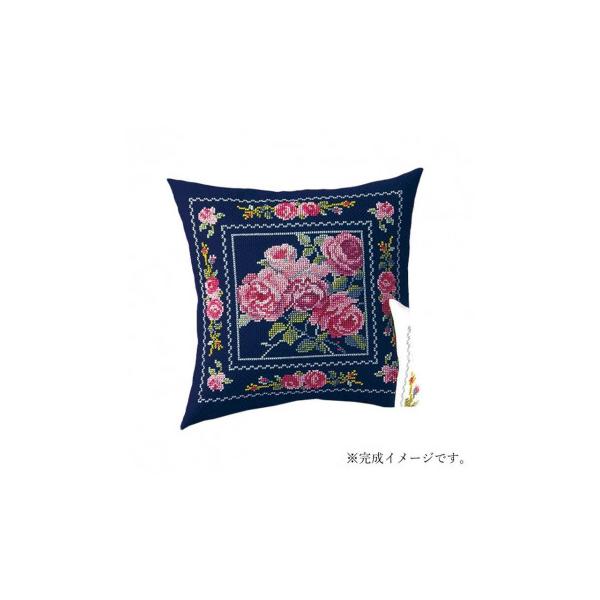 人気の花柄をクロスステッチのクッションにしました。いつものお部屋をより贅沢に彩ります。技法は、すべてクロスステッチを使用しています。技術レベルは、中級者向です。