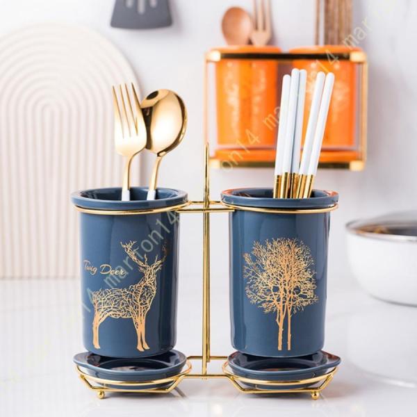 【商品仕様】製品： A=約19.8*9.2*19cm（置き）。 B=約19.2*9.2*14.7cm（壁掛け、穴あけ不要）。材質：セラミック製。具体的な製品とサイズは画像の説明を見てください。注意：製品は箸置きに限り、他の撮影品は含まれてい...