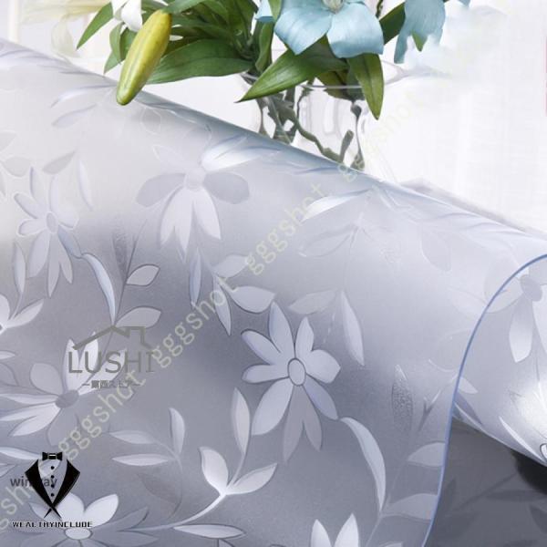 【素材】塩化ビニル樹脂（PVC）高品質で環境にやさしいPVC素材、健康的なビニール素材を使用しています。【機能】防水および耐油性、高温耐性、清掃が簡単でテーブルの磨耗を防ぎます。適度な厚みで、食器やコップを置いた時のショックと音を和らげます...