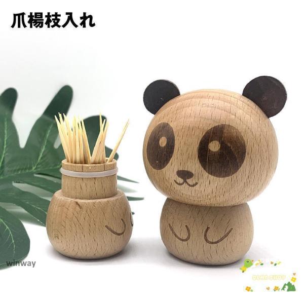 食卓にあると便利な爪楊枝入れです。コロンとしたフォルムのパンダが可愛い?【サイズについて】画像をご参照ください。【素材について】木【カラーについて】生産ロットにより柄の出方や色の濃淡が異なる場合がございます。お使いのモニターや撮影時の光の加...