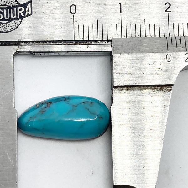 ビスビーターコイズのカボションルース8ctです。商品番号　BB-3大きさ：19.5ｘ9.6ｍｍ最大厚み(約)：5.6ｍm バッキング済みです。画像でのご判断でノークレームノーリターンでお願いします。ご覧のモニターやビデオカード等により実際の...