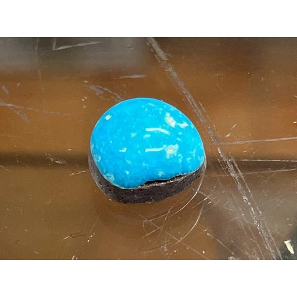 ビスビーターコイズのカボションルース7.5ctです。大きさ（約）：12.5ｍｍ×11.7ｍｍ最大厚み(約)：6.6ｍm バッキング済みです。画像でのご判断でノークレームノーリターンでお願いします。ご覧のモニターやビデオカード等により実際の色...