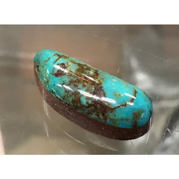 ビスビーターコイズのカボションルース11ctです。商品番号　BB-8大きさ：22.1ｘ9.2ｍｍ最大厚み(約)：6.7ｍm バッキング済みです。画像でのご判断でノークレームノーリターンでお願いします。ご覧のモニターやビデオカード等により実際...