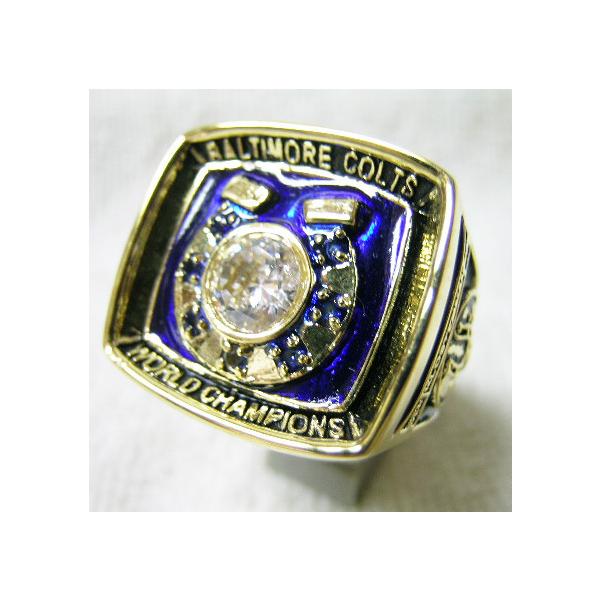 「Baltimore Colts」1970年 チャンピオンリングレプリカです。リングサイズ：27号(幅があるので1サイズ大きい物をおすすめします)重さ（約）：23ｇ最大幅（約）：24ｍｍ 材質：ブラス製、金メッキ塗装　ジルコニア付き※金メッ...