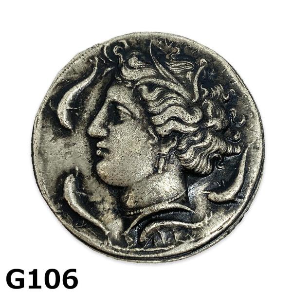 古代ギリシャコインのレプリカです。燻しや曇り方や傷がリアルです。最大直径37.4ｍｍ　厚み7.4ｍｍ真鍮製に銀メッキで重量は42.7ｇ前後です。画像は見本となります。