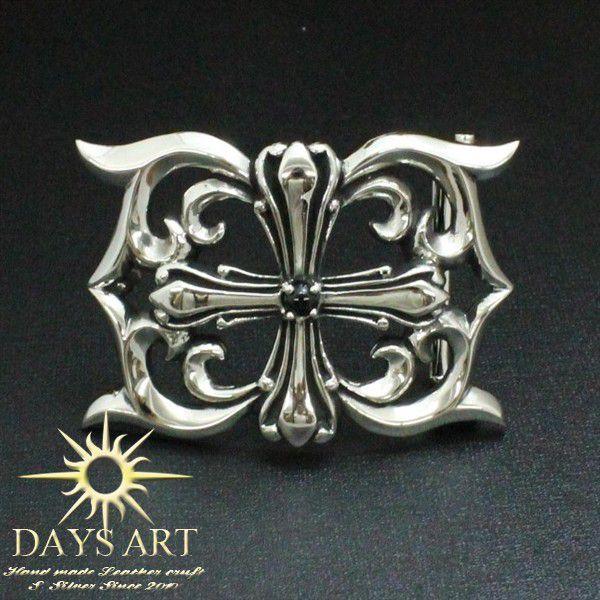 【素材】■ホワイトメタル【仕様】■縦約5.5cm 横約7.5cm■取付可能ベルト幅約4.0cmまで■重量：約79g【特徴】新素材のホワイトメタル製バックルです。白銀の輝きとずっしりとした重量感や独特のくすみも楽しめるためほとんどシルバーと変...