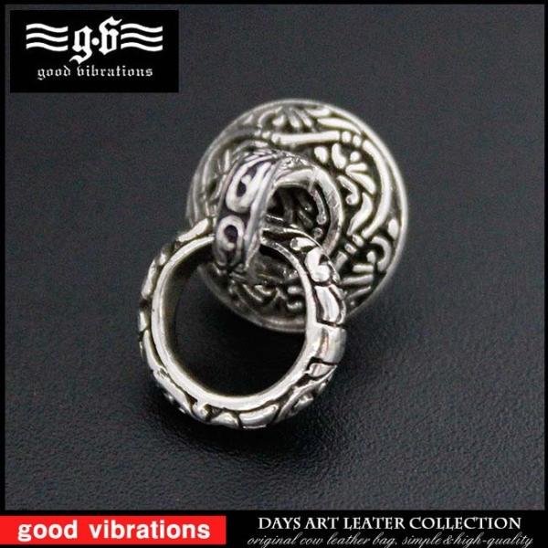 【素材】シルバー925【仕様】直径約1.2cm(リング込み縦約1.7cm) 厚み約1.2cm(ネジ含まず) ネジ口径約0.5cm【特徴】常に斬新で最先端のデザインを生み出すシルバーブランド、グッドバイブレーションのシルバードロップハンドルで...