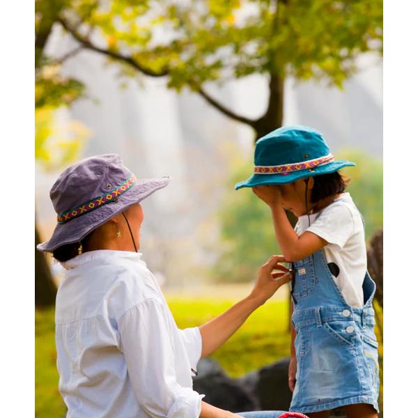 CLEFで人気のチロリアンテープをあしらったアドベンチャーハットが子供用約54ｃｍでラインナップ、親子でお揃いや色違いも良い可愛いアイテムです。BODY : COTTON 100%SIZE 約54cm （ご注意）同じサイズ表記でも生地素材(...