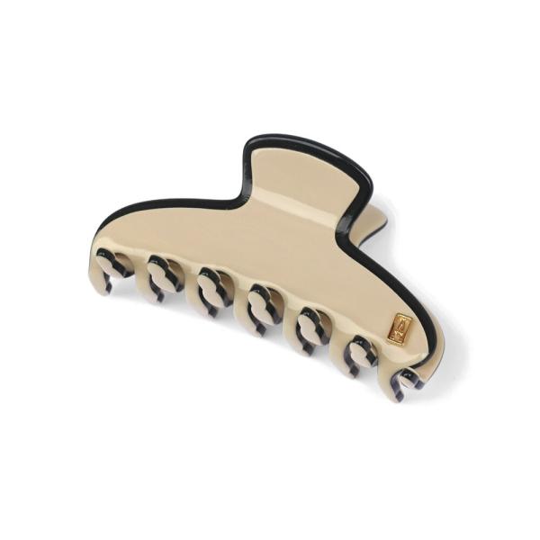 アウトレットの理由：バネが取れ、修理済み。バネ周辺に少しキズがついているためサイズ：縦：約3cm幅：約6cm素材：アセテートカラー：BEIGE（ベージュ）※保存ポーチが標準で1点付属します。※こちらの商品は1点1点ハンドメイドで作られている...