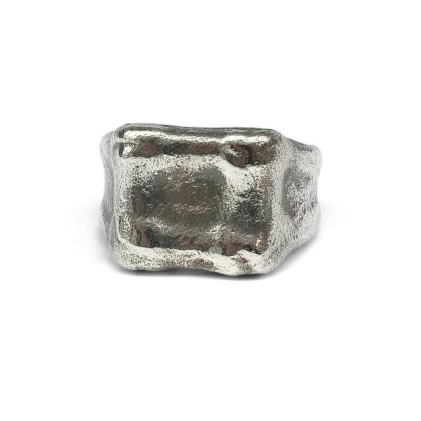 サイズ（およそ）：サイズS：直径17.2mm（フランスサイズ54）サイズM：直径18.8mm（フランスサイズ59）サイズL：直径20.3mm（フランスサイズ64）カラー：SILVER素材：ブラッシュ仕上げ925シルバー生産国：Portuga...