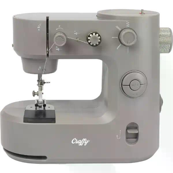 台座付きで軽量なので初心者の方でも作業しやすいエントリーモデルのミシンです。 本体サイズ（高さ×幅×奥行） 約230×265×135mm本体重量 1260gコードの長さ(m) 180cmスピード調節 2段階照明ランプ 有フリーアーム 有消費...