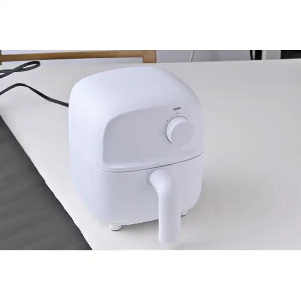 ちょっと使いに大活躍。一人暮らしにもちょうどいいノンフライヤー ■ちょっと使いにぴったりサイズ1人分だって自分好みに美味しくお料理。少量や弁当のおかず作りにちょうど良い。唐揚げなら1度に約6個調理できる。■ノンフライ調理だからヘルシーで軽い...