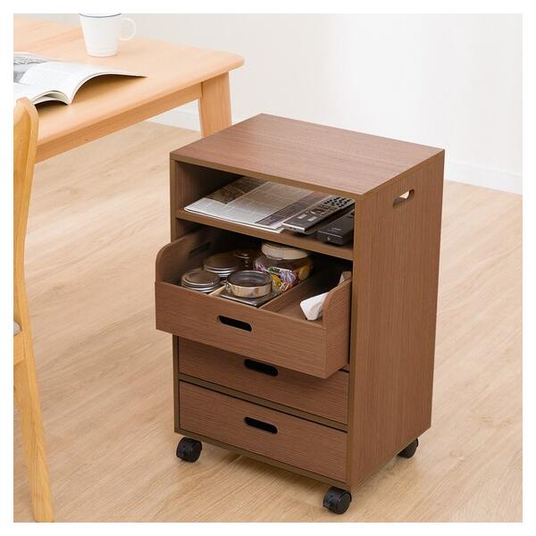 リモコンやタブレット、ティッシュ、雑誌などが散らからない部屋をつくるマルチワゴン。●リビングやダイニングで散らかりがちな小物をまとめて収納。●テーブル下に収まり、場所をとらず邪魔になりにくいです。●3段の引出し付きで、整理整頓して収納できま...